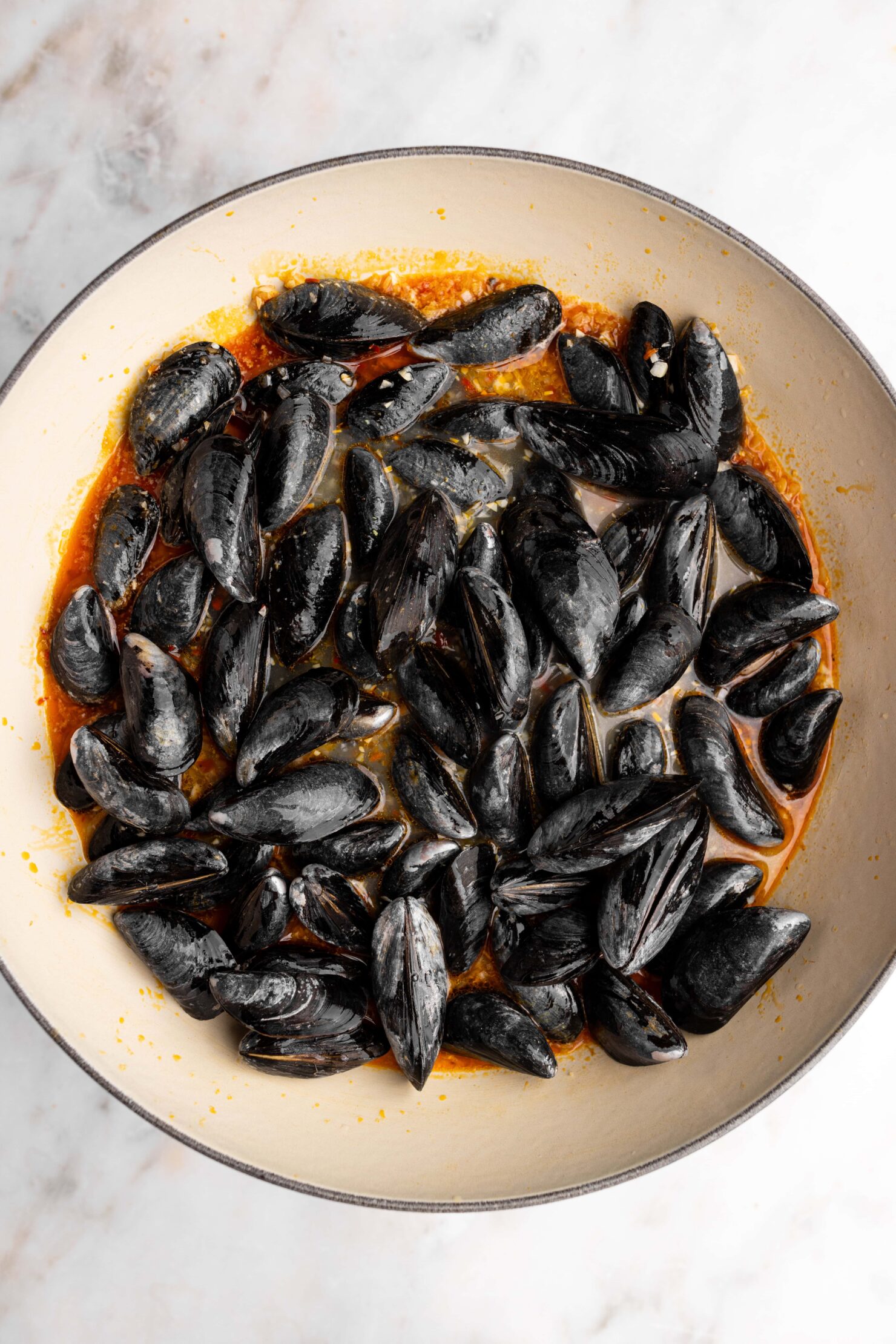 Spicy Mussels in White Wine Sauce - The Bold Appetite